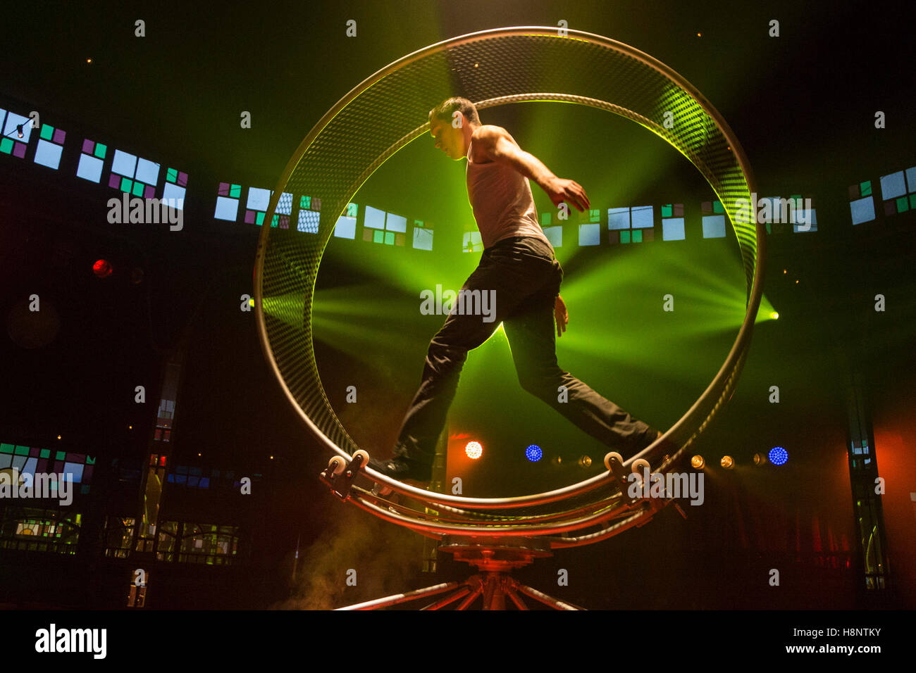 London, UK. 14 November 2016. David Girard performing in a large wheel ...