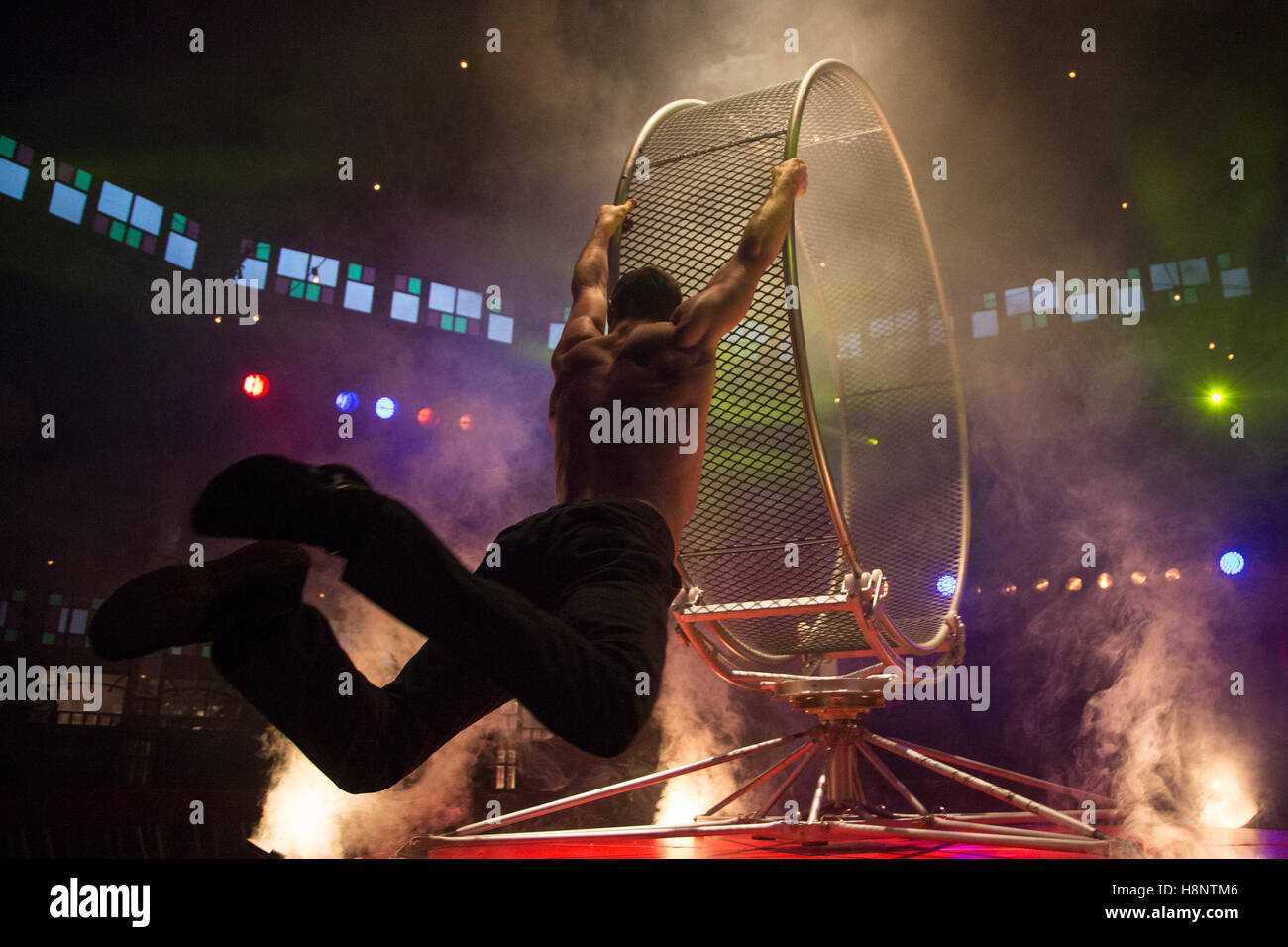 London, UK. 14 November 2016. David Girard performing in a large wheel ...