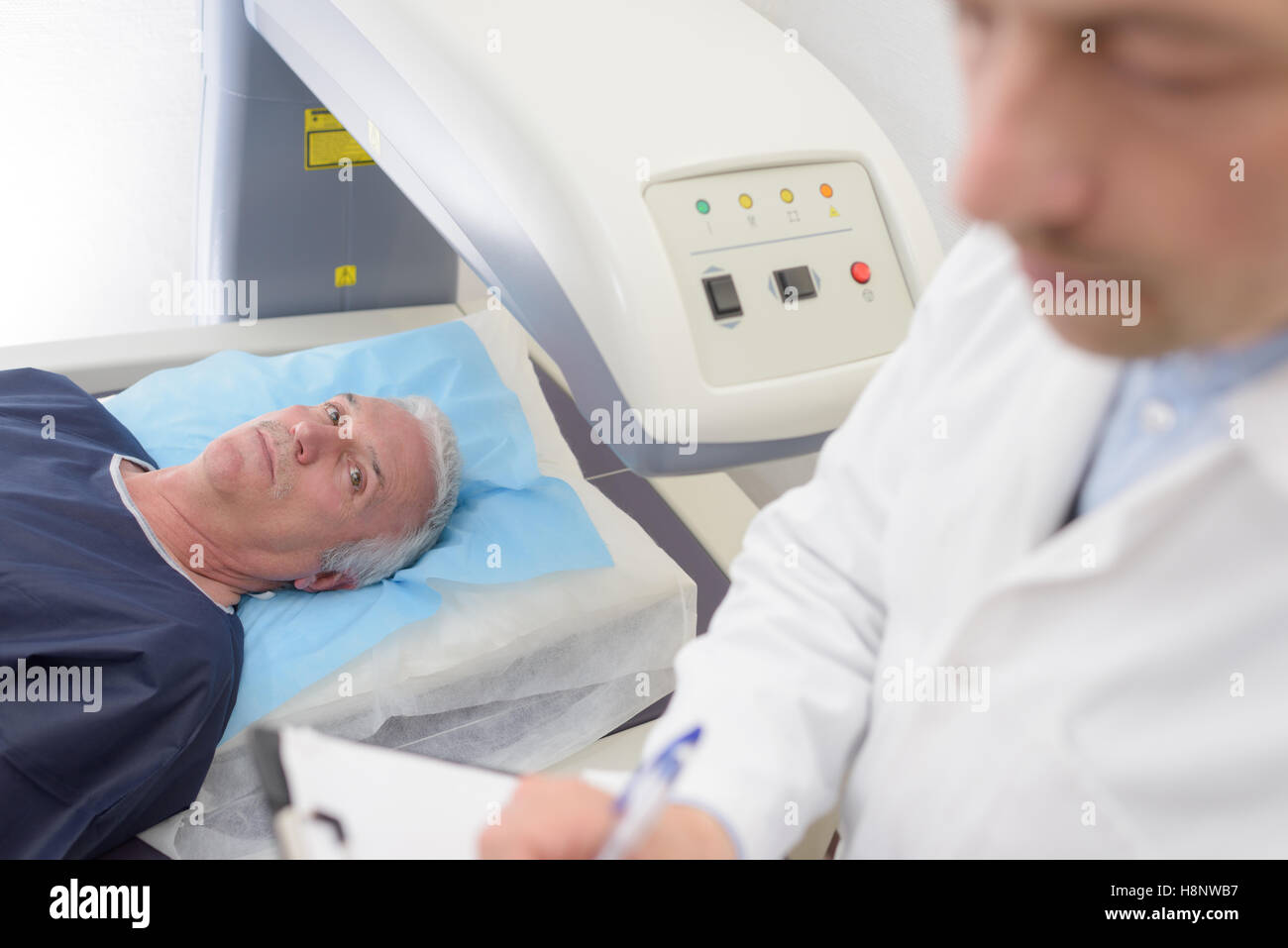 Open mri hi-res stock photography and images - Alamy