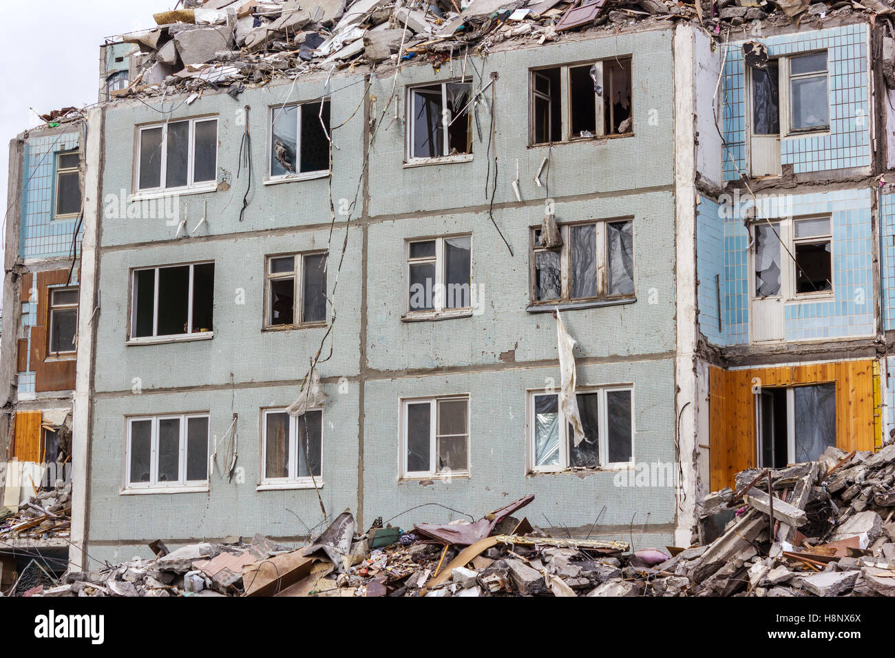 Demolition of buildings in urban environments. House in ruins Stock ...