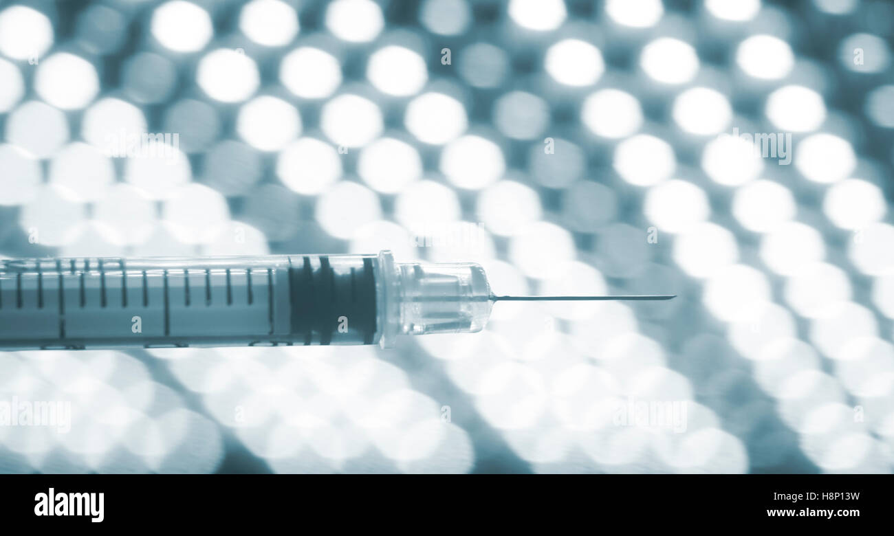 Medical injection syring hypodermic needle for insulin injections in diabetic patients and ...