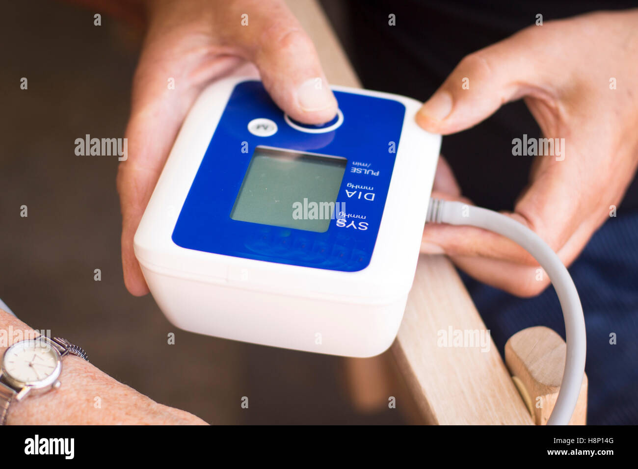 Cardiac blood pressure and irregular heart beat pulse rate meter to ...
