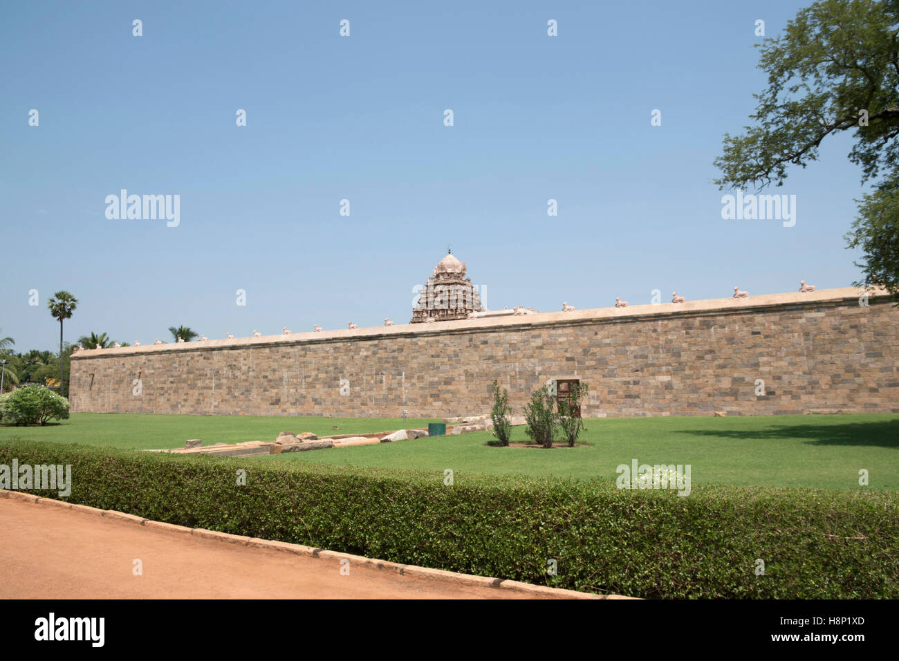 Prakara wall, Airavatesvara Temple, Darasuram, Tamil Nadu, India Stock ...