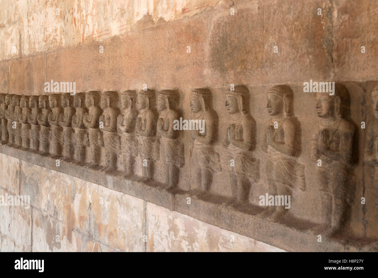 Saiva saints on the northern cloister wall, Airavatesvara Temple ...