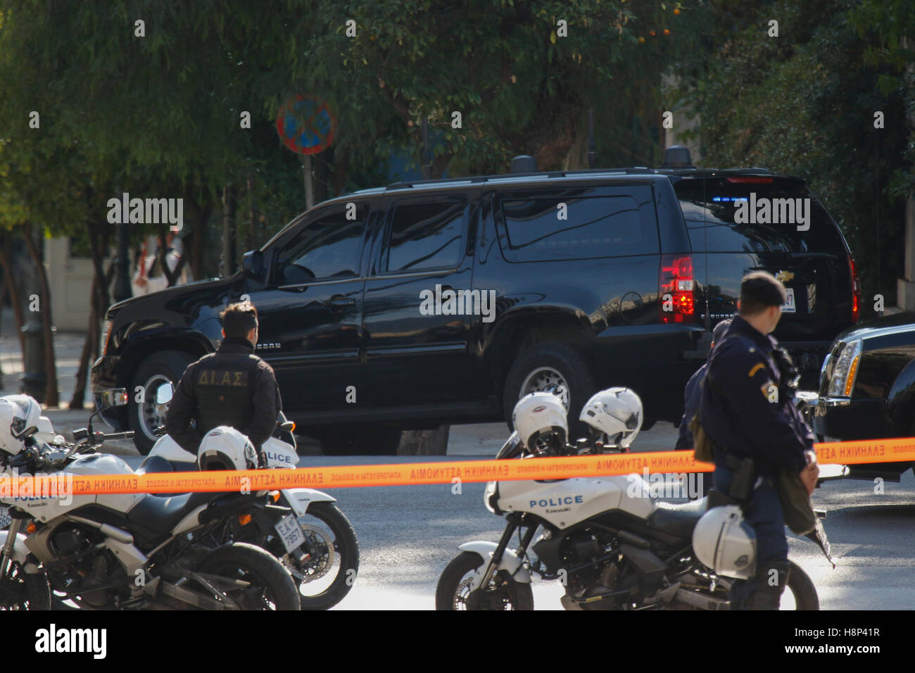 Athens, Greece. 15th Nov, 2016. A car of Barack Obama security detail ...