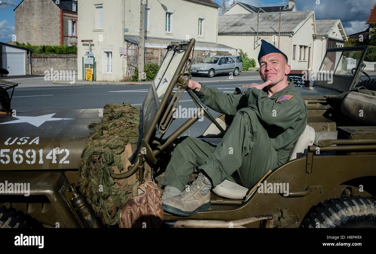 World war ii jeep hi-res stock photography and images - Alamy