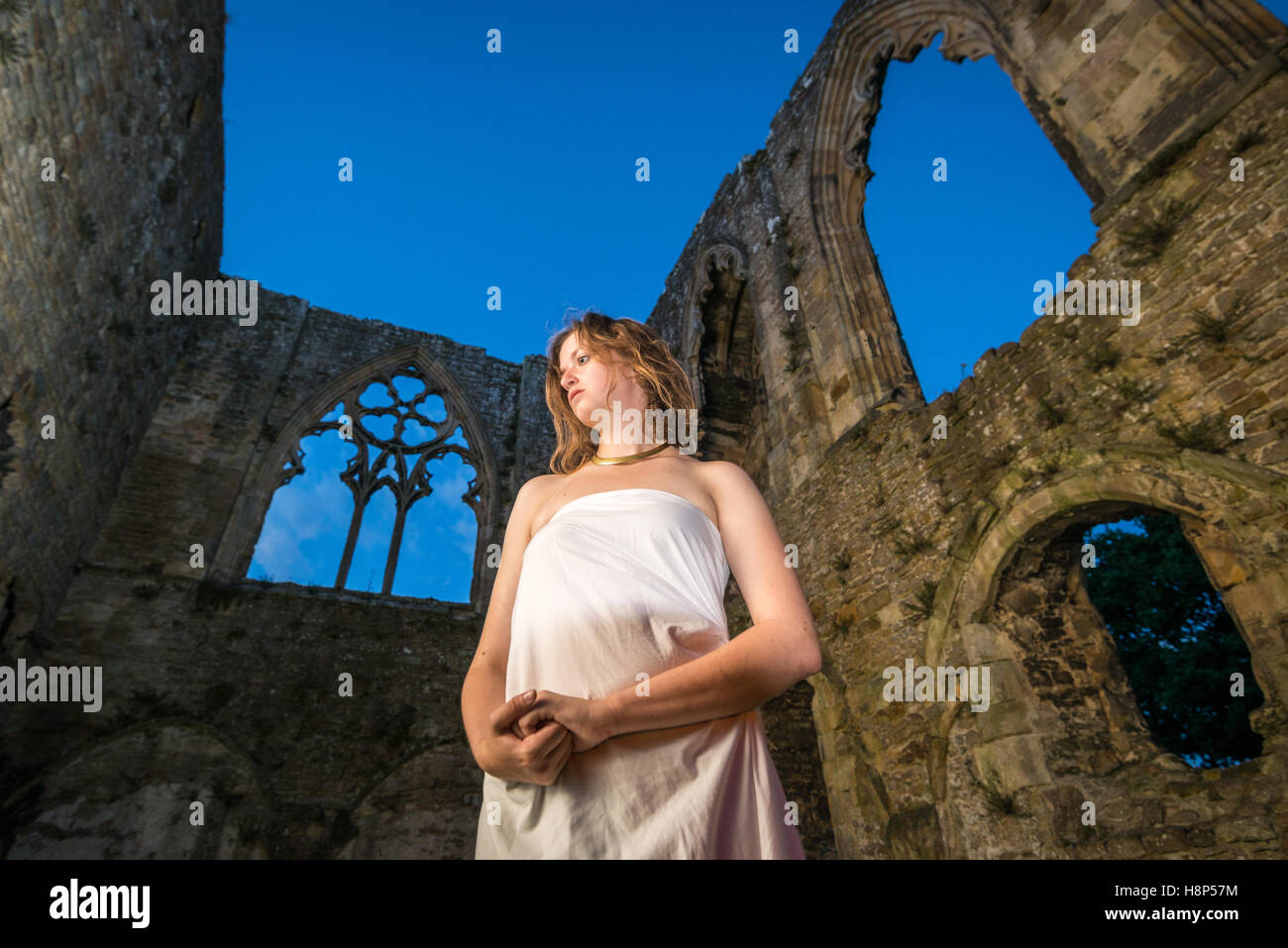Spooky abbey hi-res stock photography and images - Alamy