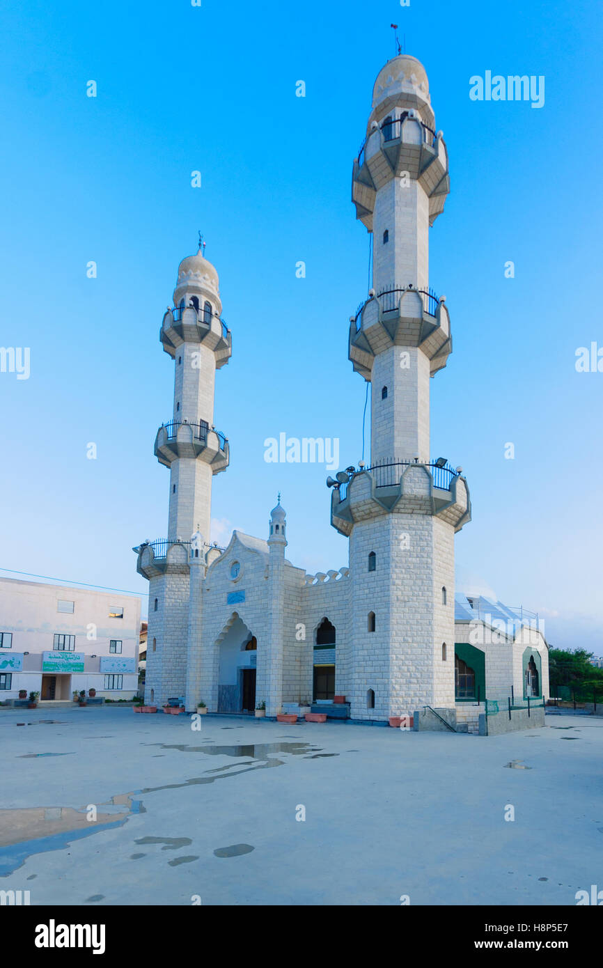 The Mahmood Mosque of the Ahmadiyya Muslim community in Kababir, Haifa ...