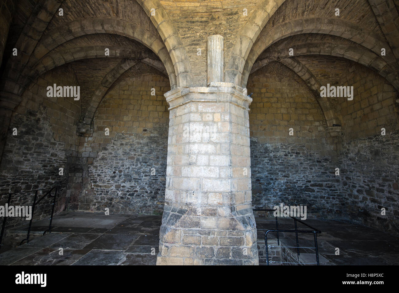 Castle interior england hi-res stock photography and images - Alamy