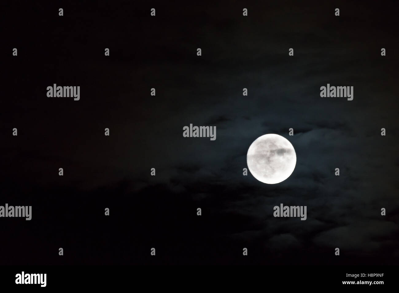 Supermoon night sky hi-res stock photography and images - Alamy