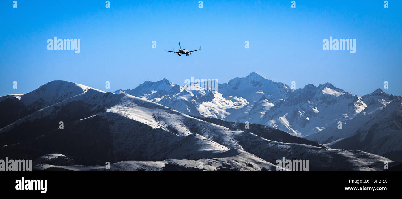 Airbus A320 test flight on 2015/03/05 Stock Photo - Alamy