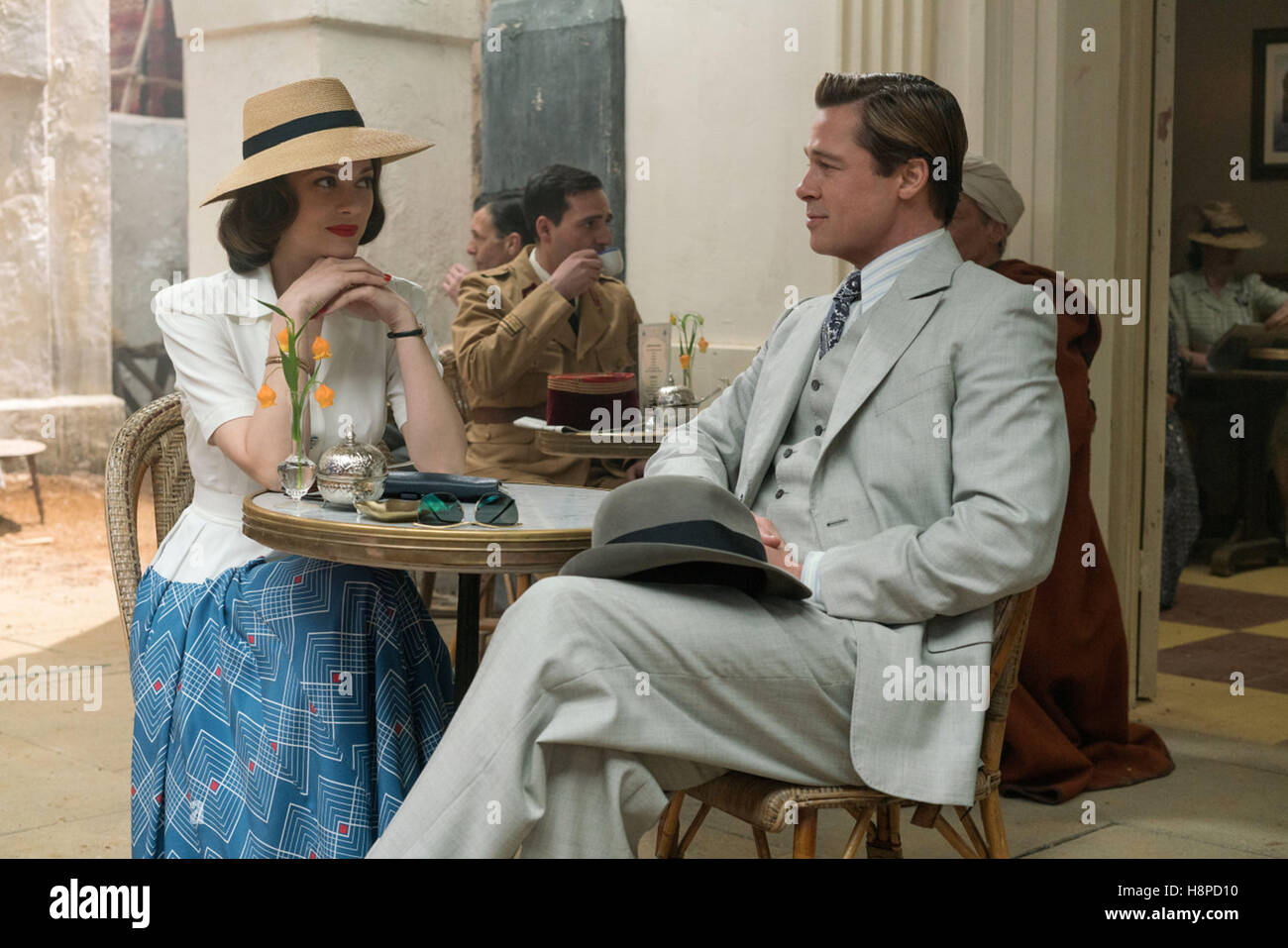 ALLIED (2016) MARION COTILLARD BRAD PITT ROBERT ZEMECKIS (DIR ...