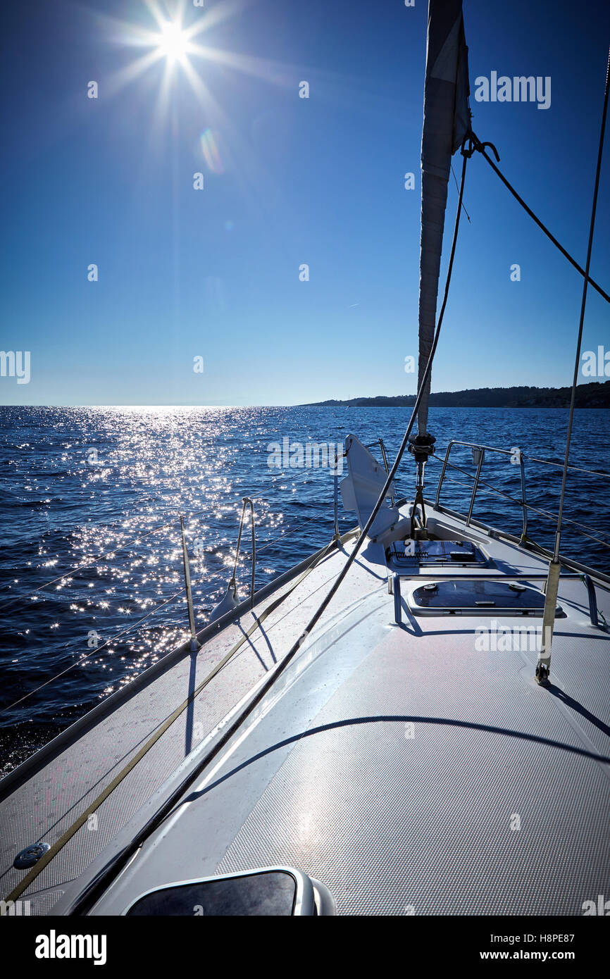 Ship sails on sea front hi-res stock photography and images - Alamy