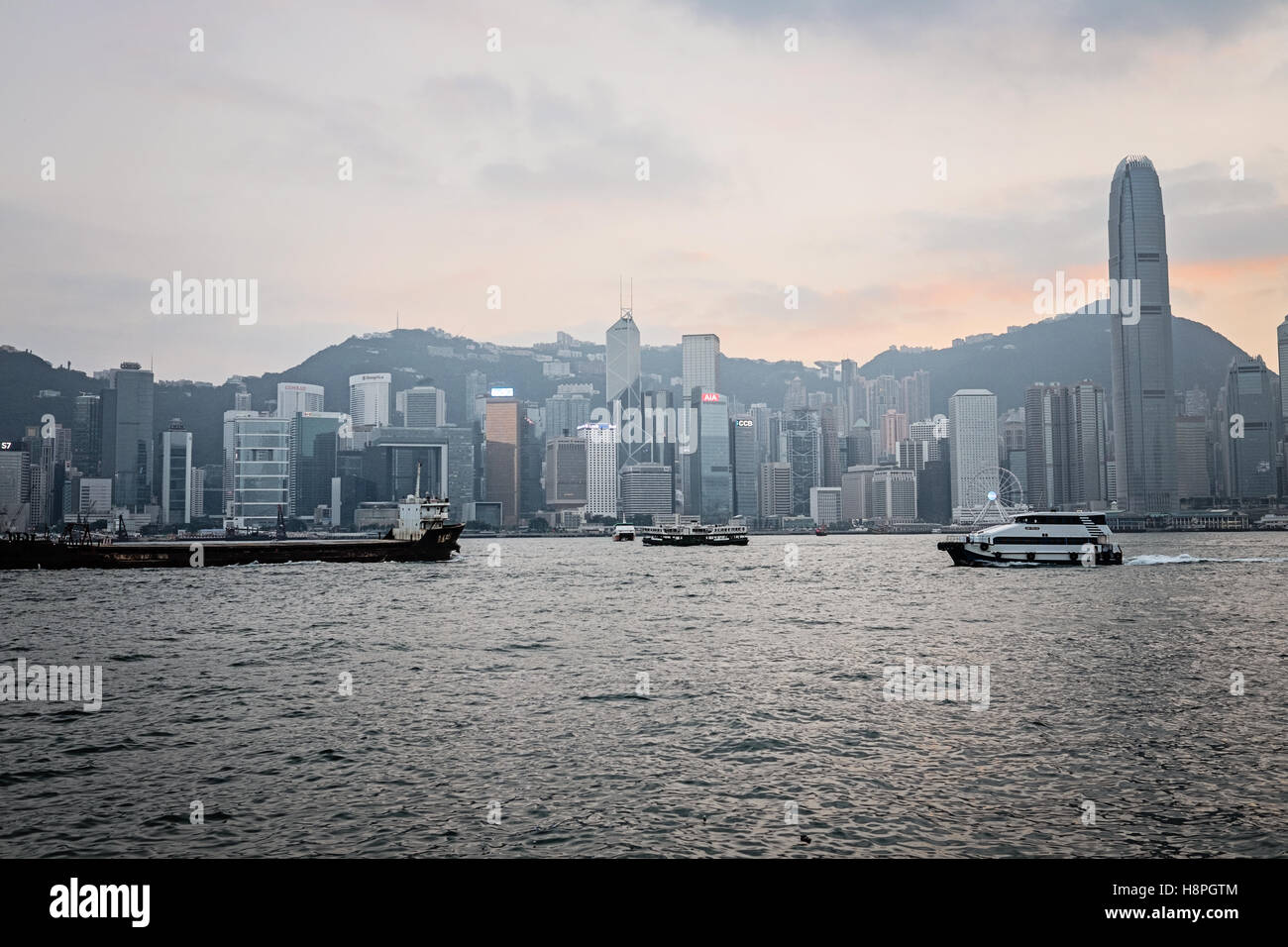 Across harbour view hi-res stock photography and images - Alamy