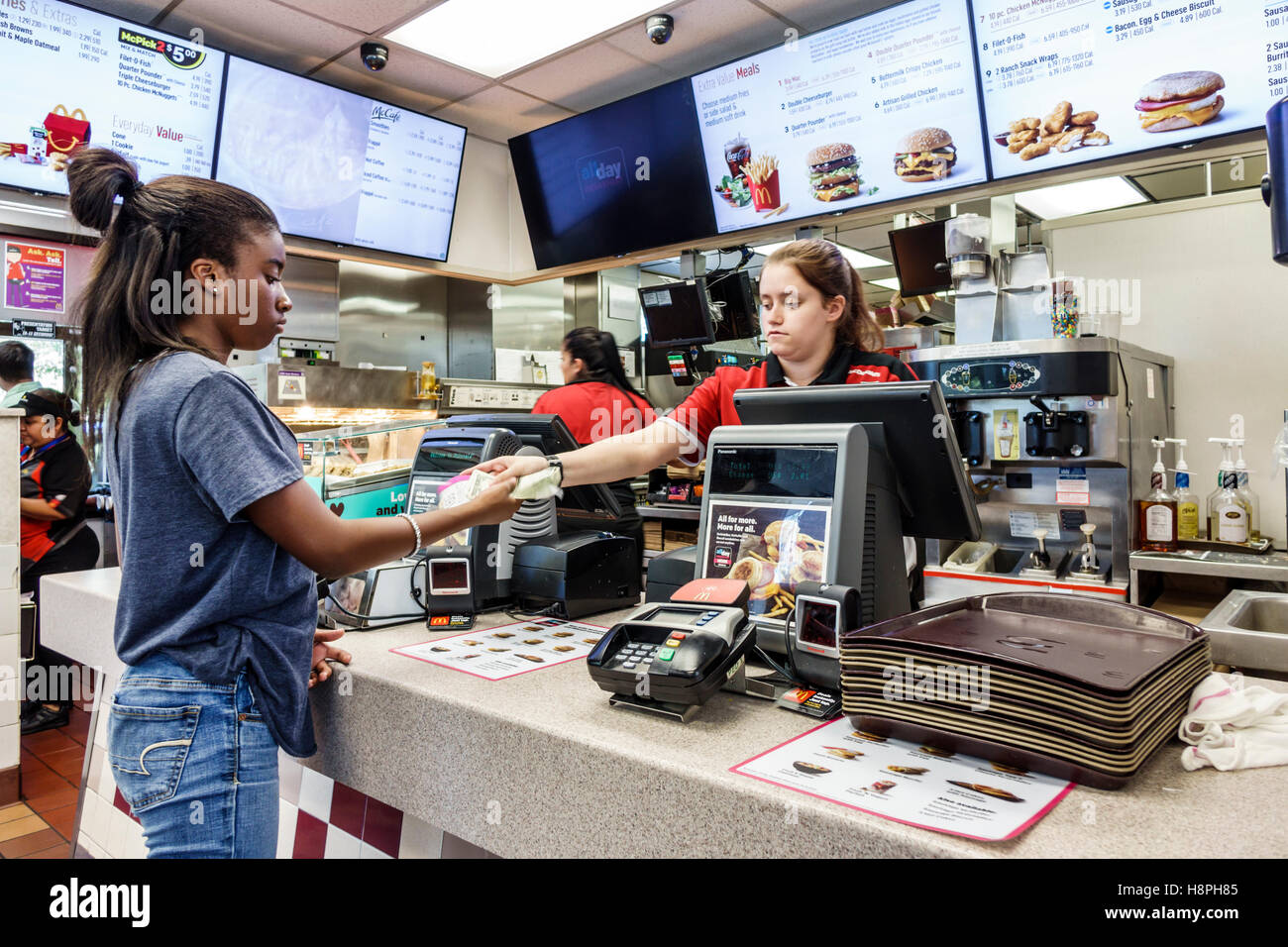 Fast food restaurants workers High Resolution Stock Photography and ...