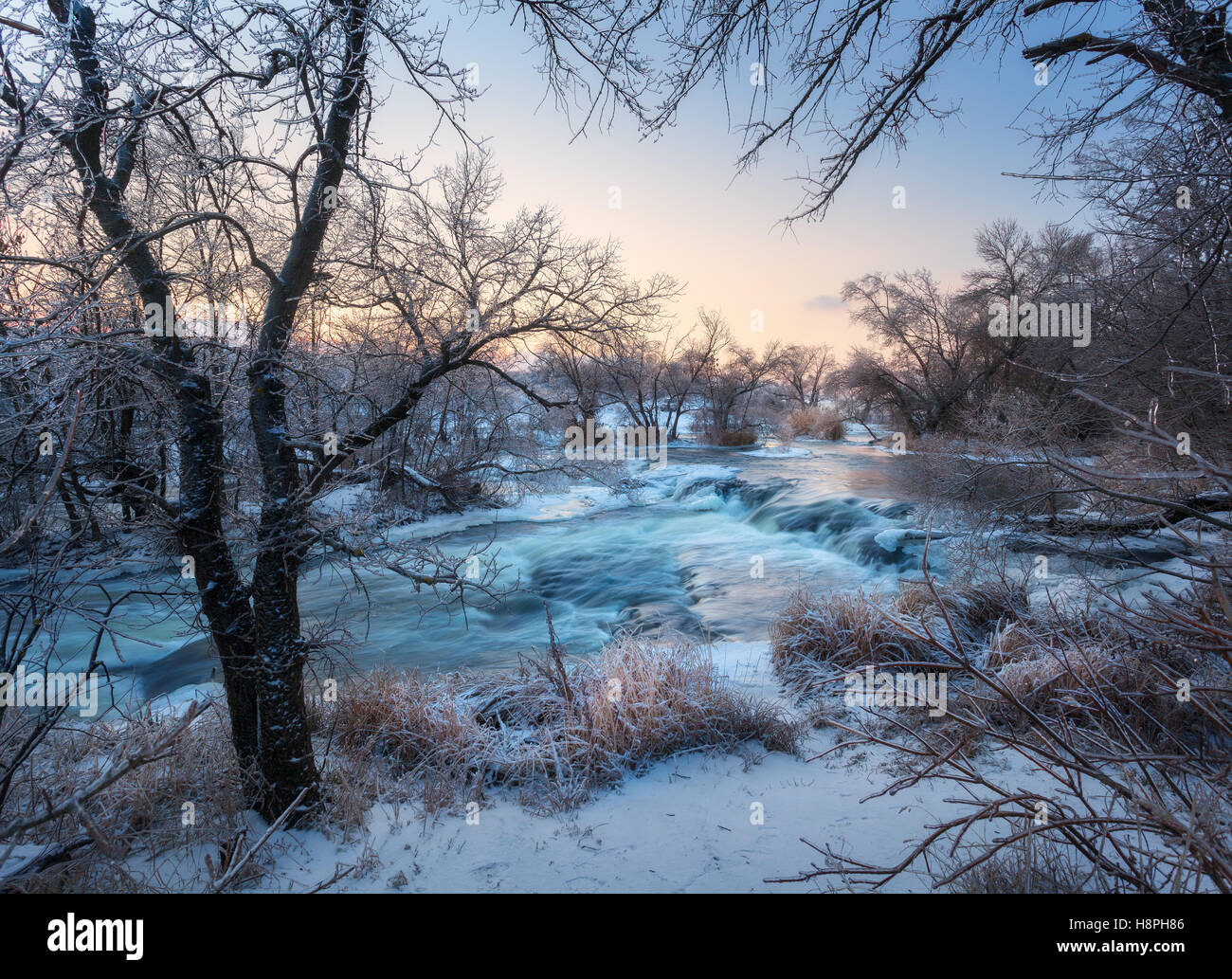Countryside winter landscape view hi-res stock photography and images ...