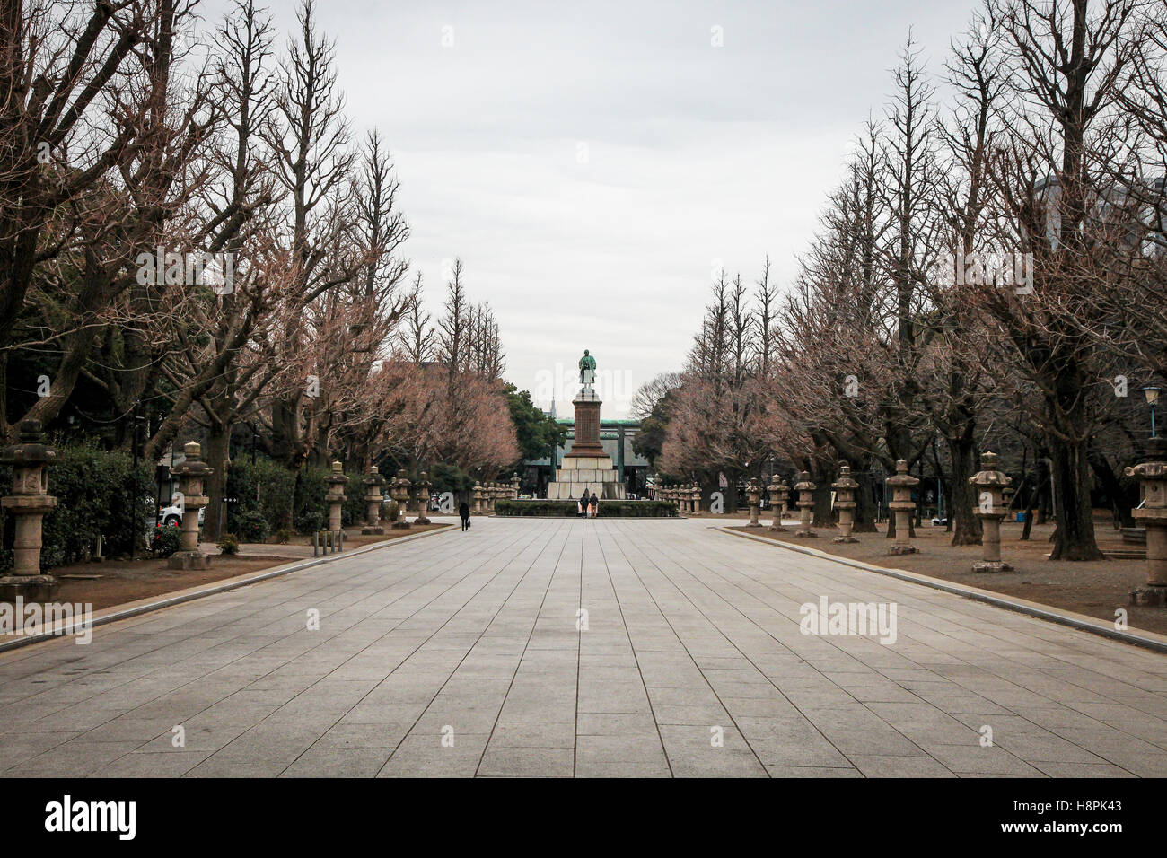 Path to Japanese Temple Stock Photo - Alamy