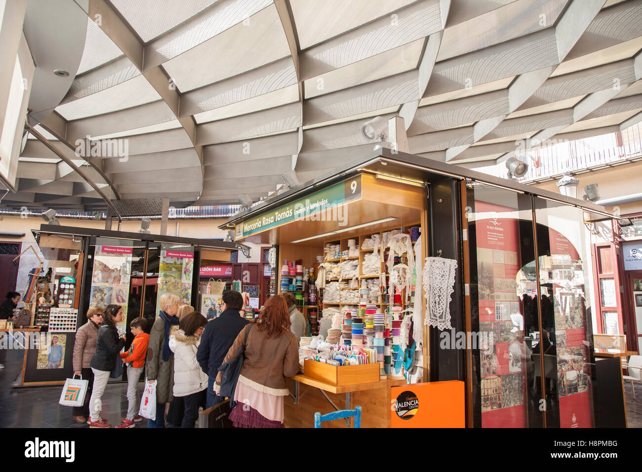 Redona square hi-res stock photography and images - Alamy