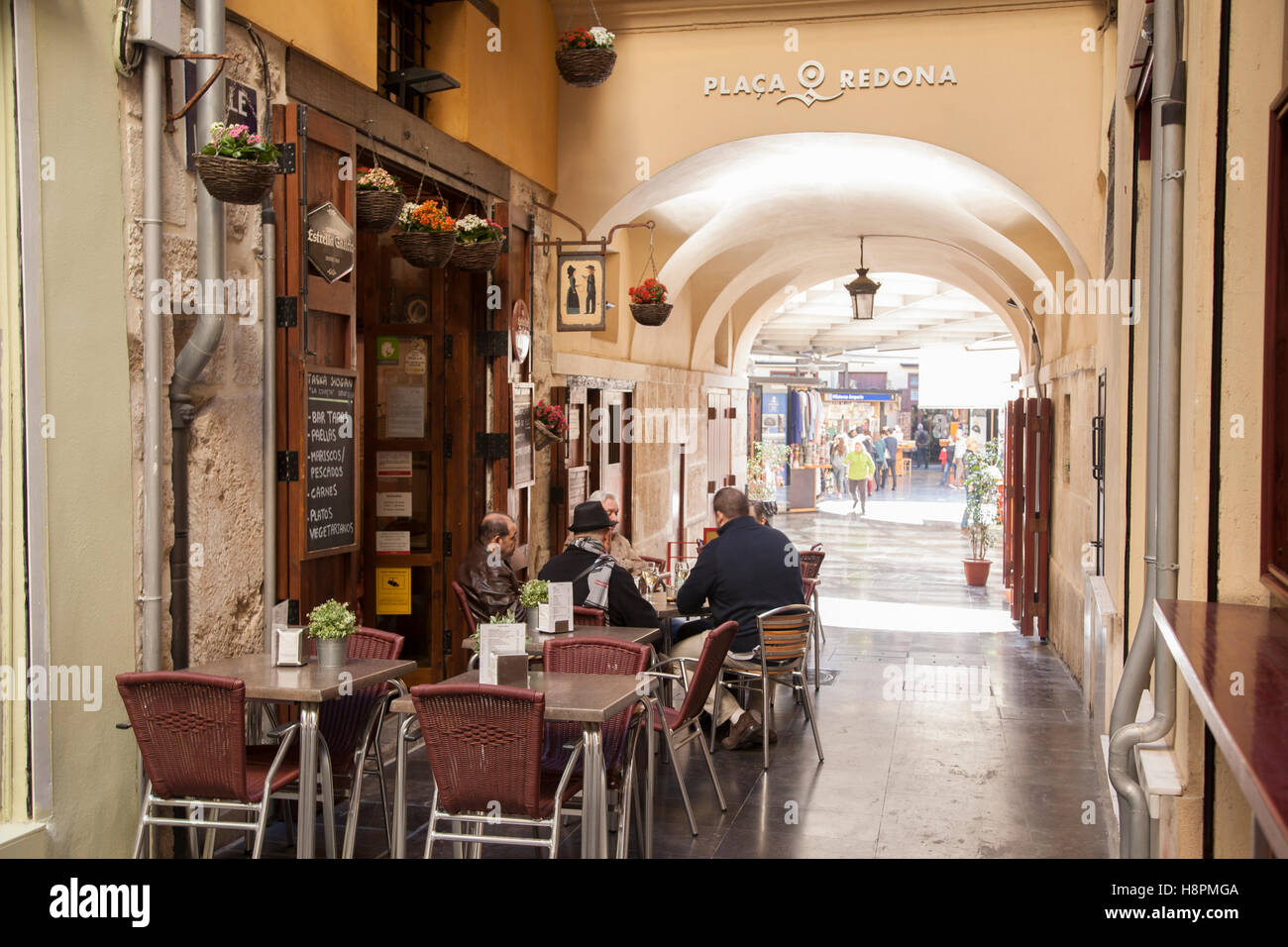 Redona square hi-res stock photography and images - Alamy