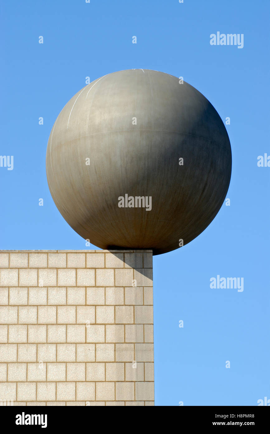 Frank Gehry's Esfera, Sphere sculpture at Port Olimpic at Barcelona's ...