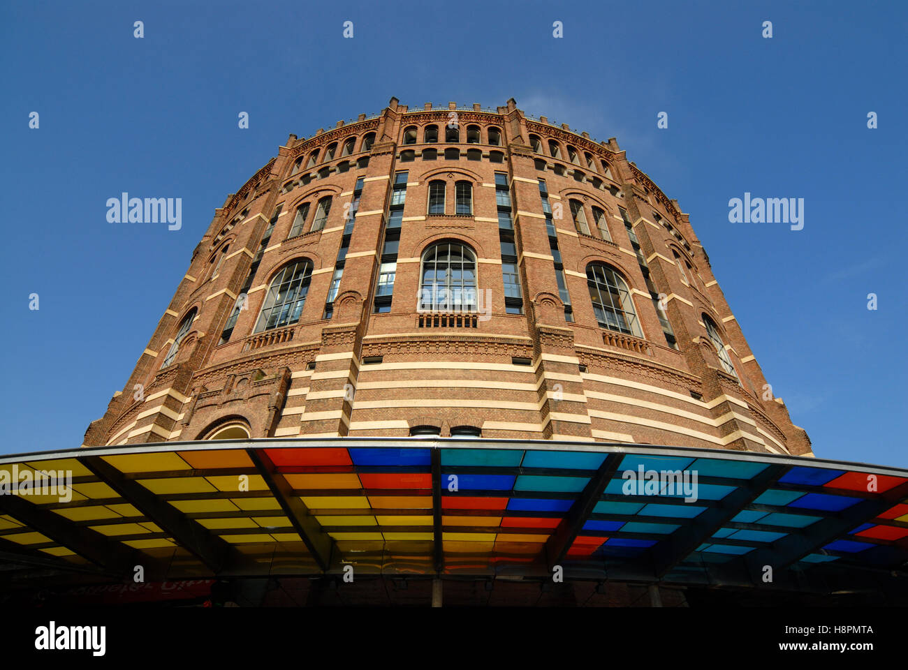 Vienna simmering gasometer architecture hi-res stock photography and ...