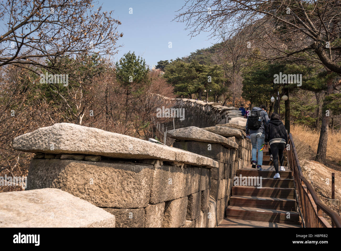 Seoul City Wall (Hanyangdoseong - ancient defensive fortress) mountain ...