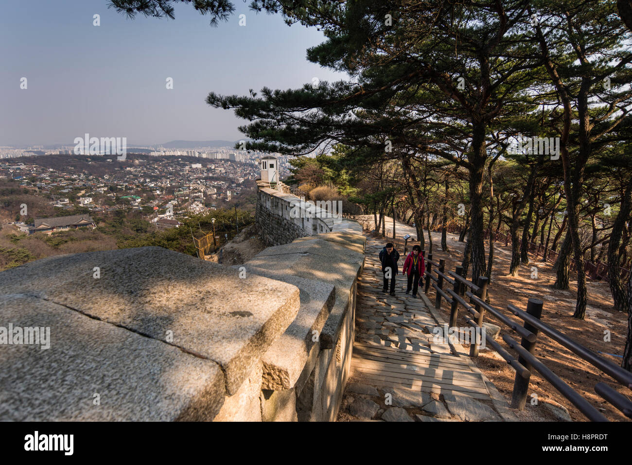 Seoul City Wall (Hanyangdoseong - ancient defensive fortress) mountain ...