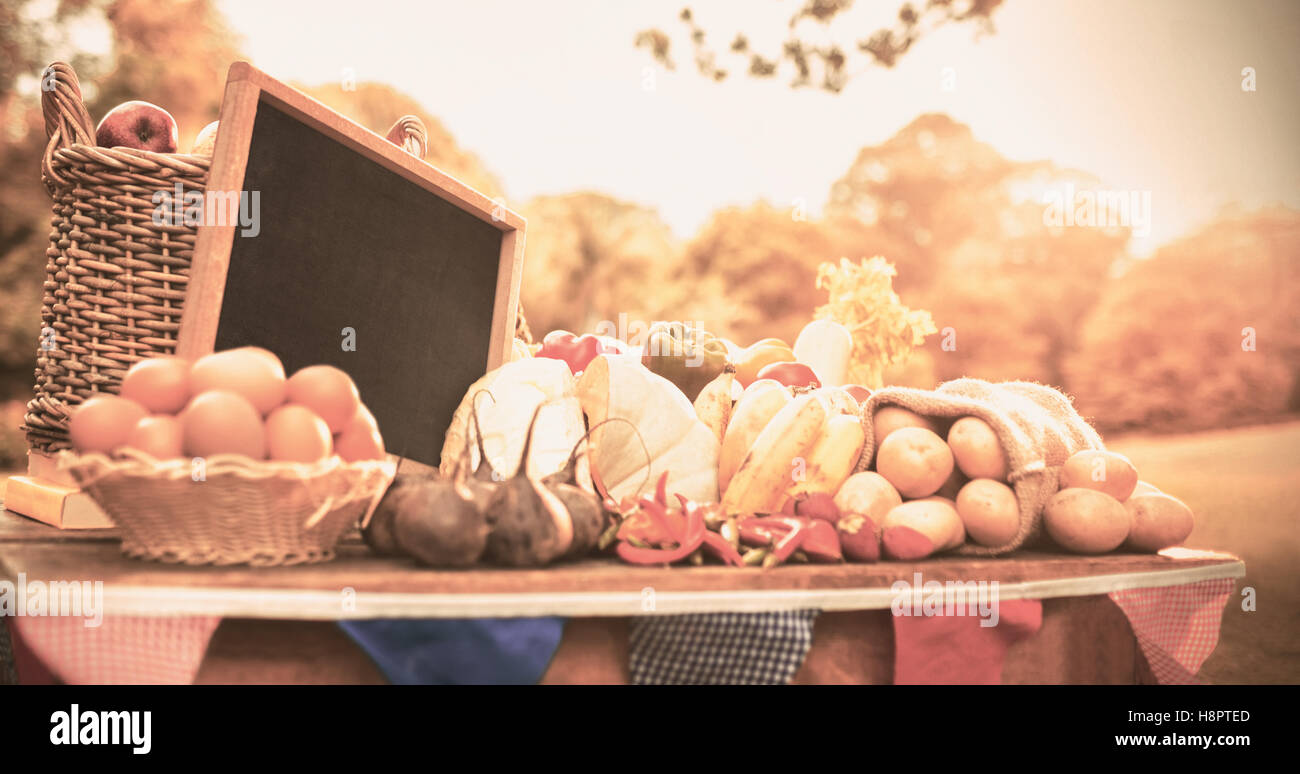 Food sale table hi-res stock photography and images - Alamy