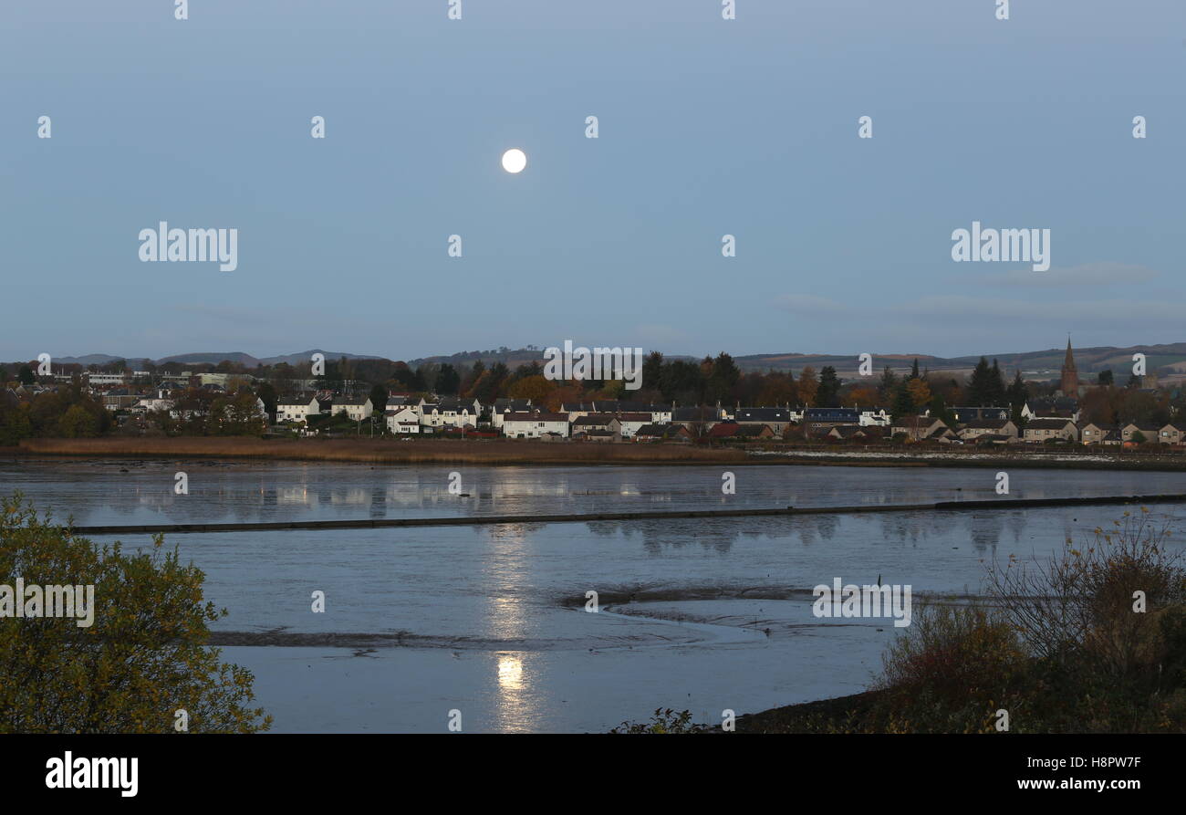 Invergowrie bay hi-res stock photography and images - Alamy