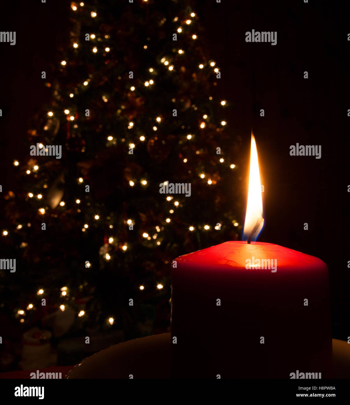 Lit one candle in dark hi-res stock photography and images - Alamy