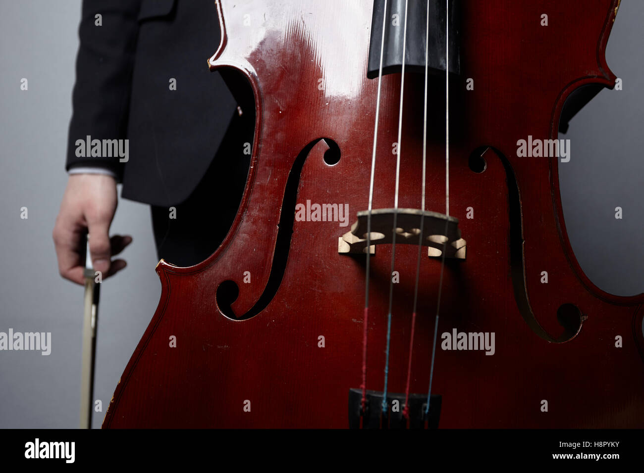 Cello silhouette hi-res stock photography and images - Alamy