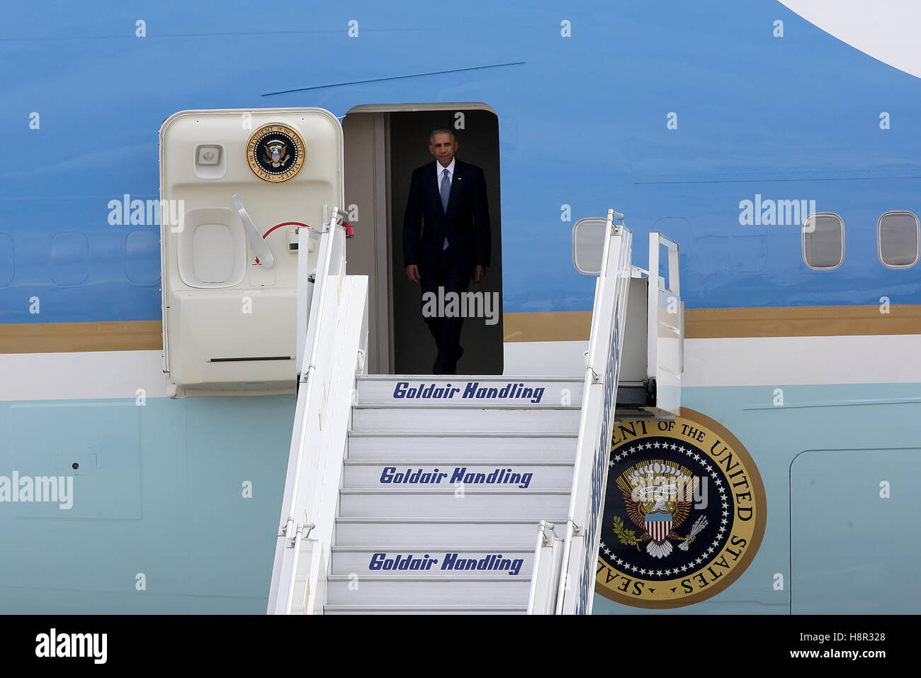 President barack obama arrives hi-res stock photography and images - Alamy
