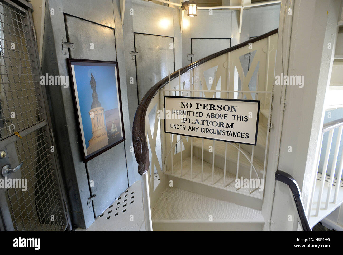 Washington, DC, USA.15th November 2016. The top of the newly-restored ...