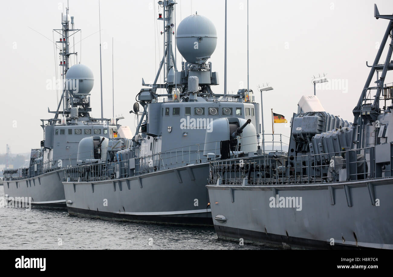 Fast patrol boats hi-res stock photography and images - Alamy