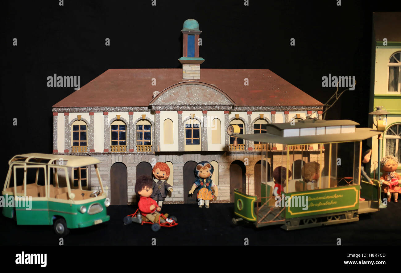 Magdeburg, Germany. 15th Nov, 2016. Puppet of the children'S show ...