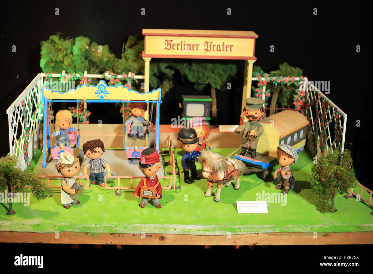 Magdeburg, Germany. 15th Nov, 2016. Puppet of the children'S show ...