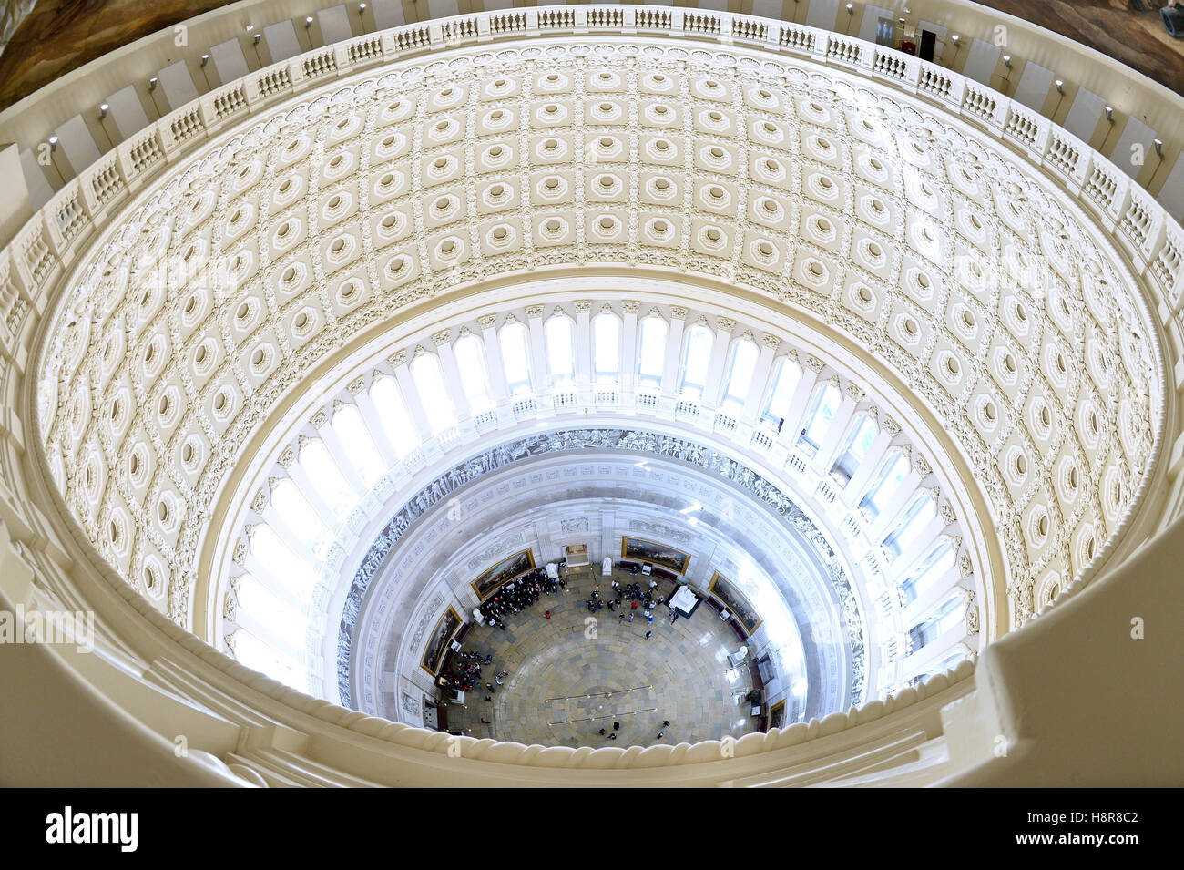 Washington, Us. 15th Nov, 2016. The Rotunda of the US Capitol is seen ...