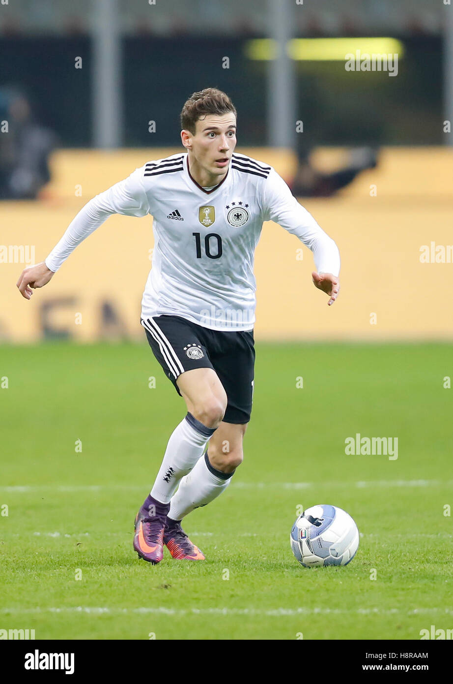 Milan, Italy. 15th November, 2016. Leon GORETZKA, DFB 10 Action with ...