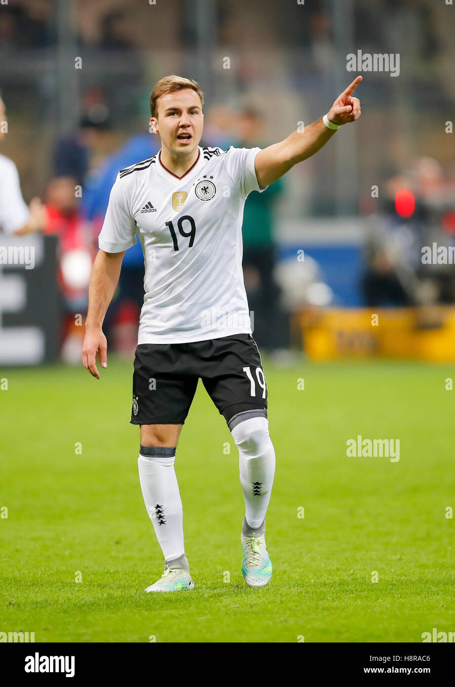 Handling instructions hi-res stock photography and images - Alamy