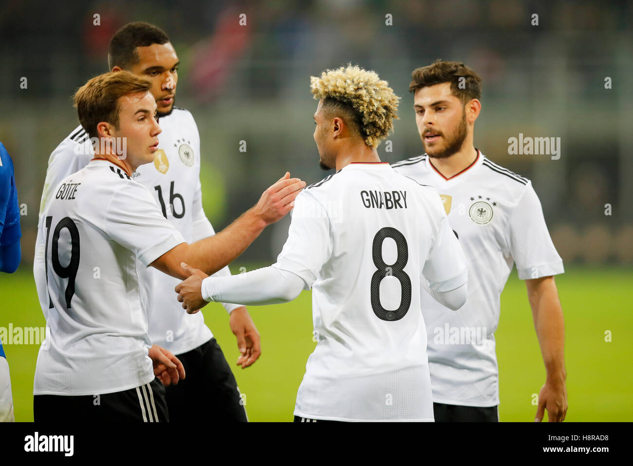 Milan, Italy. 15th November, 2016. Mario GOETZE, DFB 19 Serge GNABRY ...