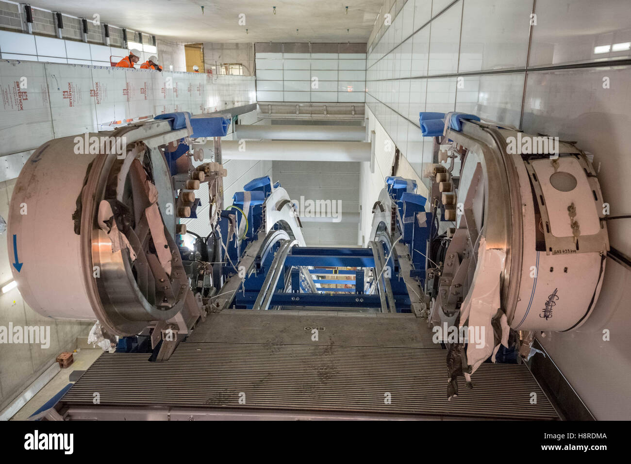 London, UK. 16th November, 2016. Crossrail construction continues ...