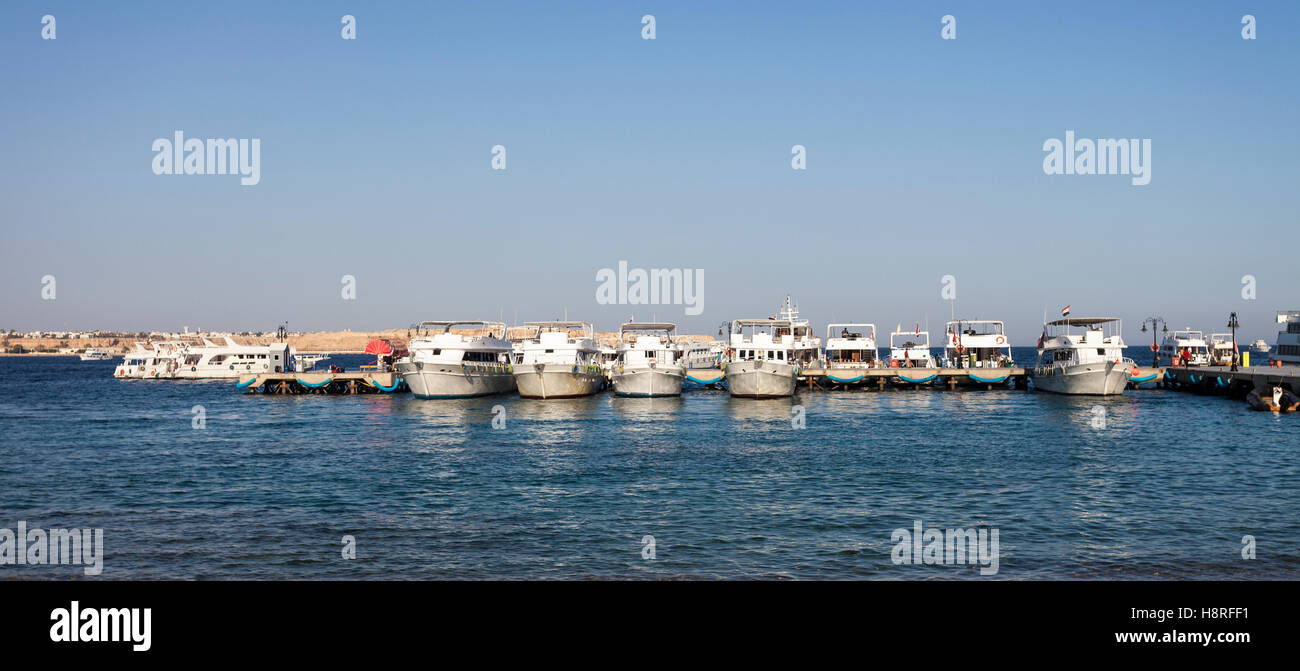 row of ships Stock Photo - Alamy