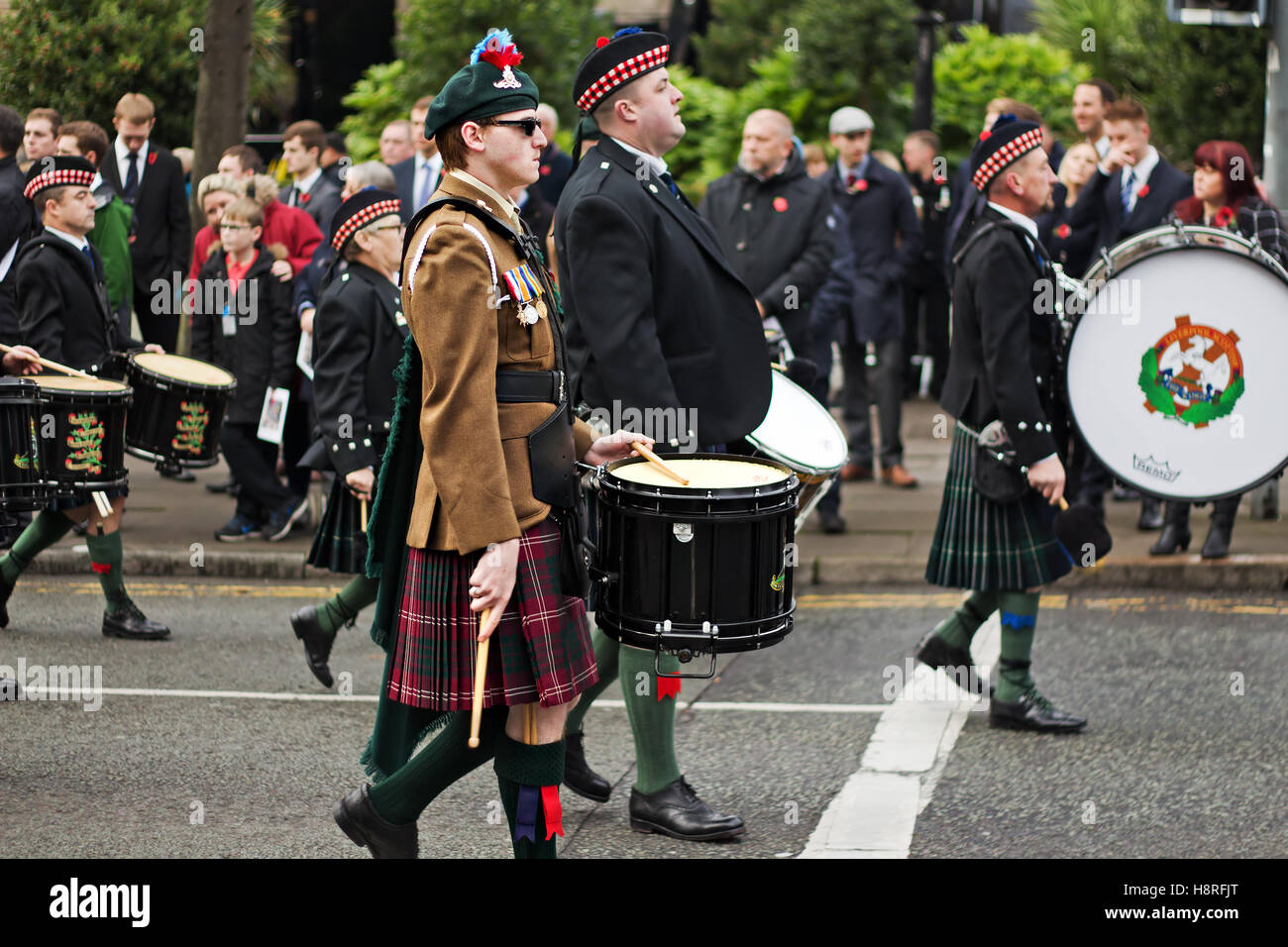 Members of the British Armed Forces taking part in the Remembrance Day ...