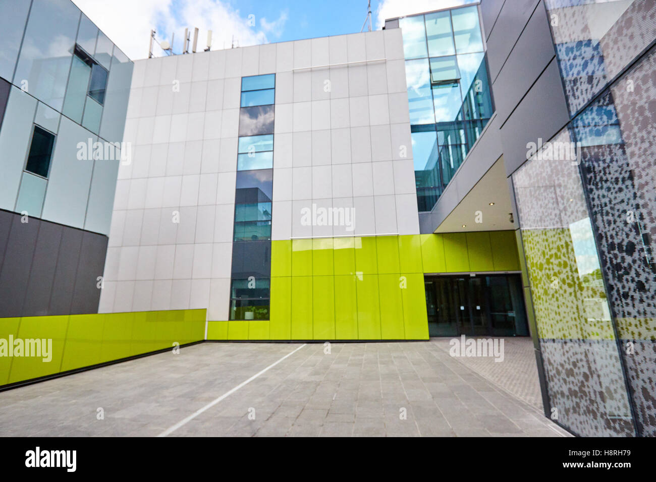 General view of the John Henry Brookes building at Oxford Brookes ...