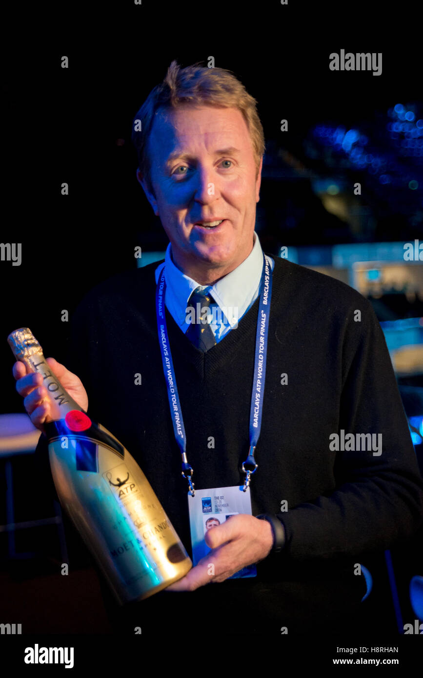 London, UK. 14th Nov, 2016. Daily Mail's journalist Mike Dickson ...