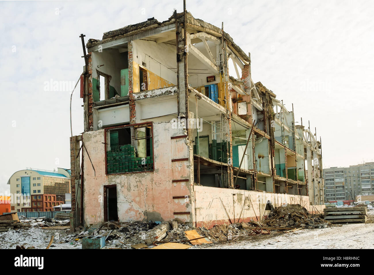 Shell of partially demolished building Stock Photo - Alamy