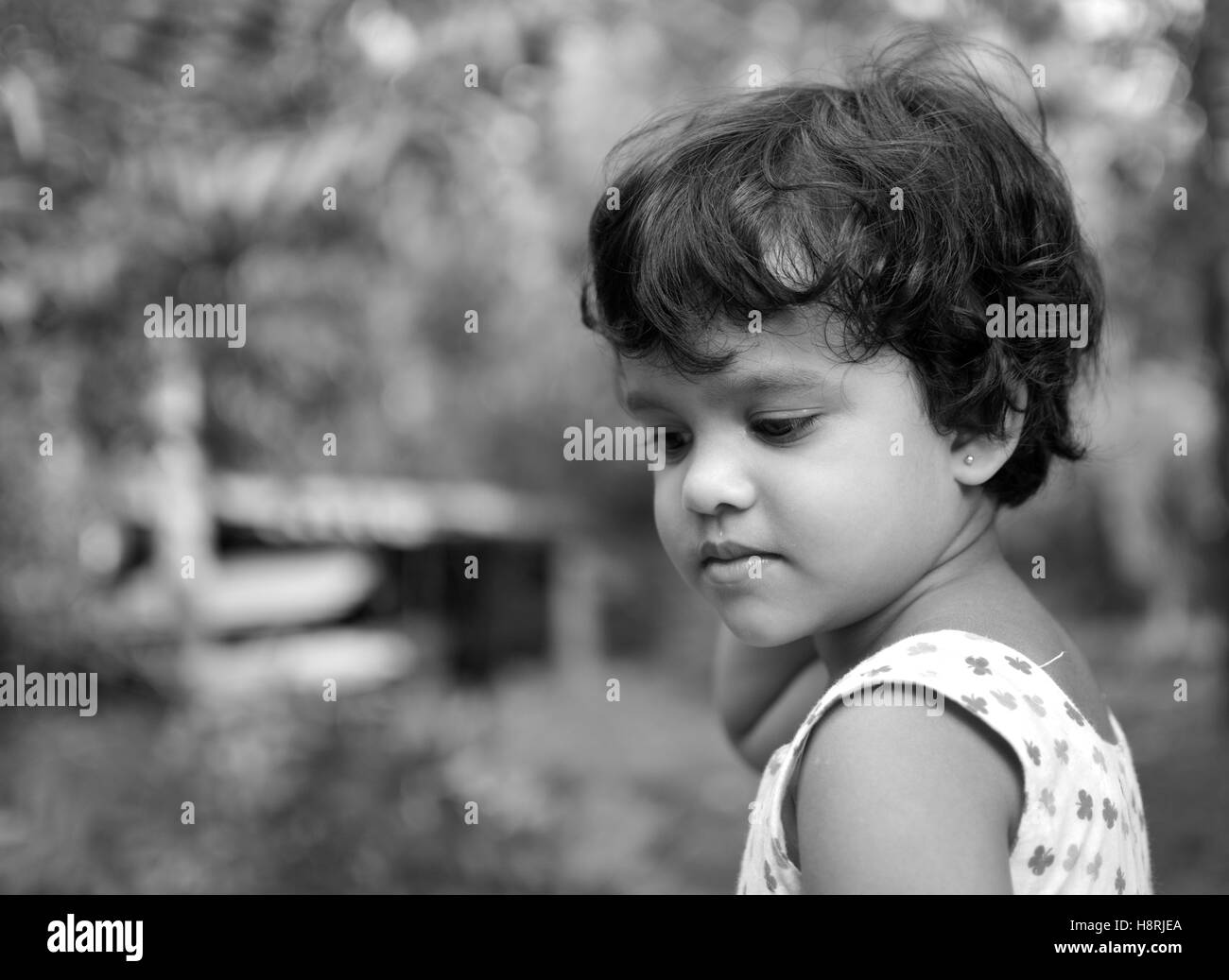 Child thinking hi-res stock photography and images - Alamy