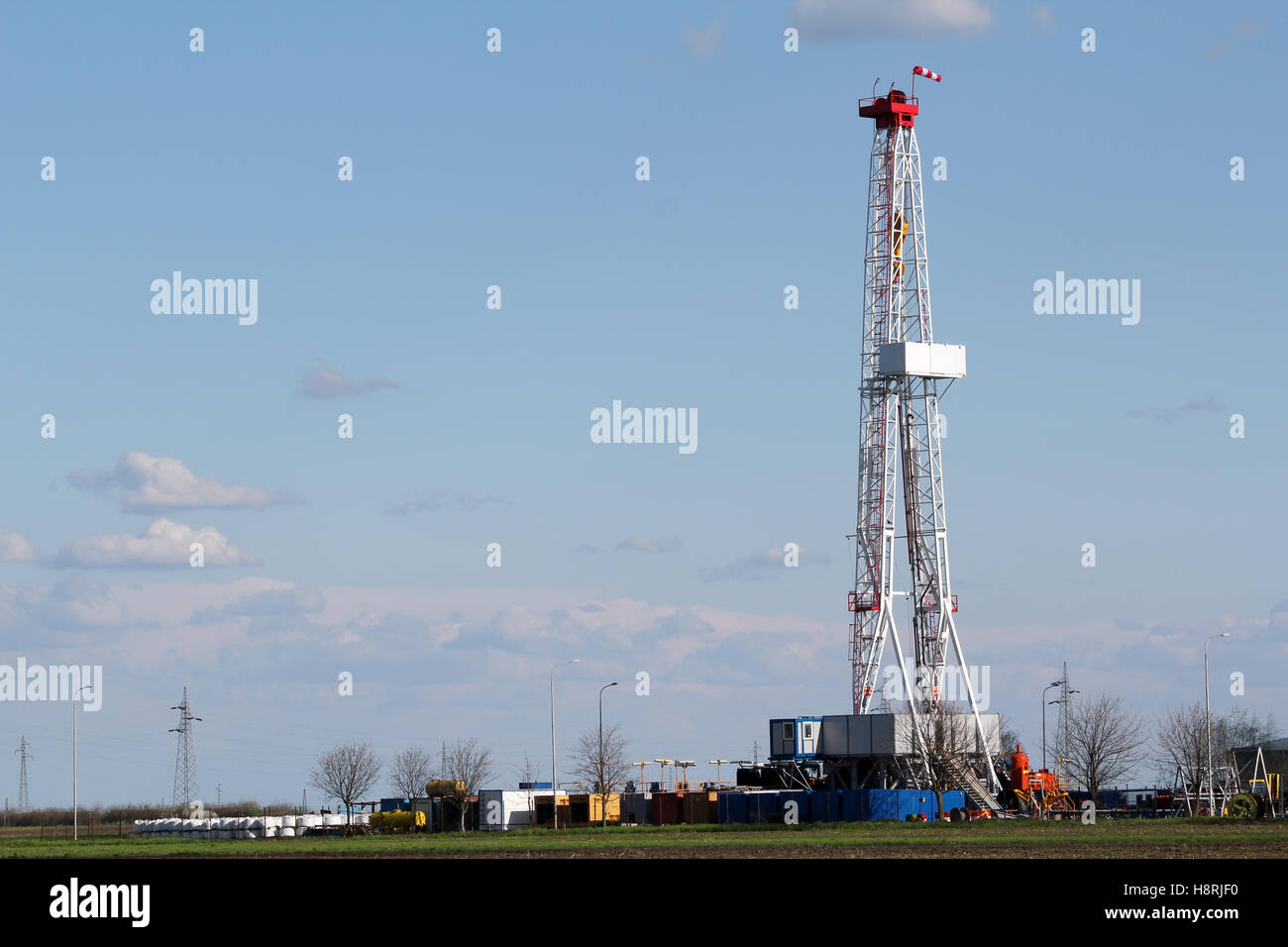 Oil and gas drilling rig hi-res stock photography and images - Alamy