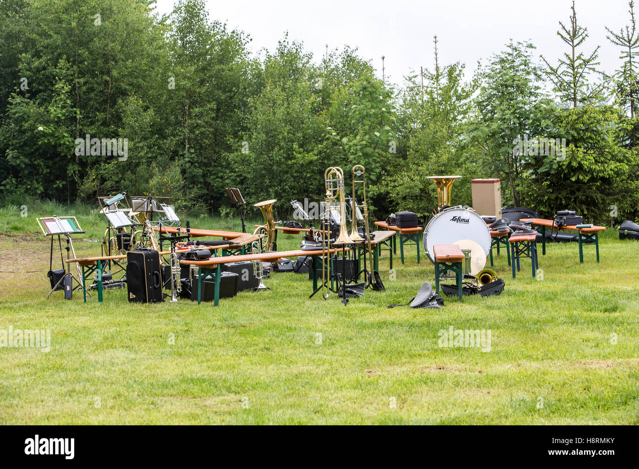 Wind instruments hi-res stock photography and images - Alamy