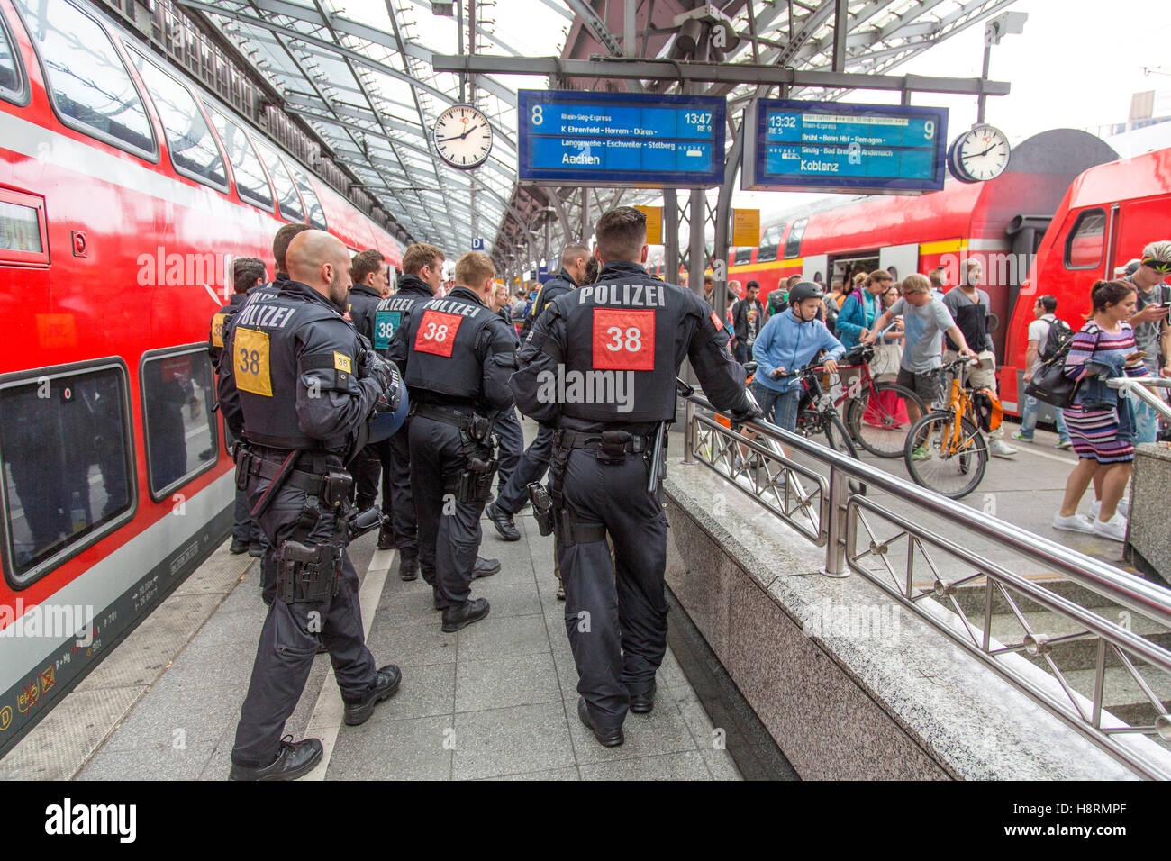 Police, policemen of the federal police on a platform of the main ...